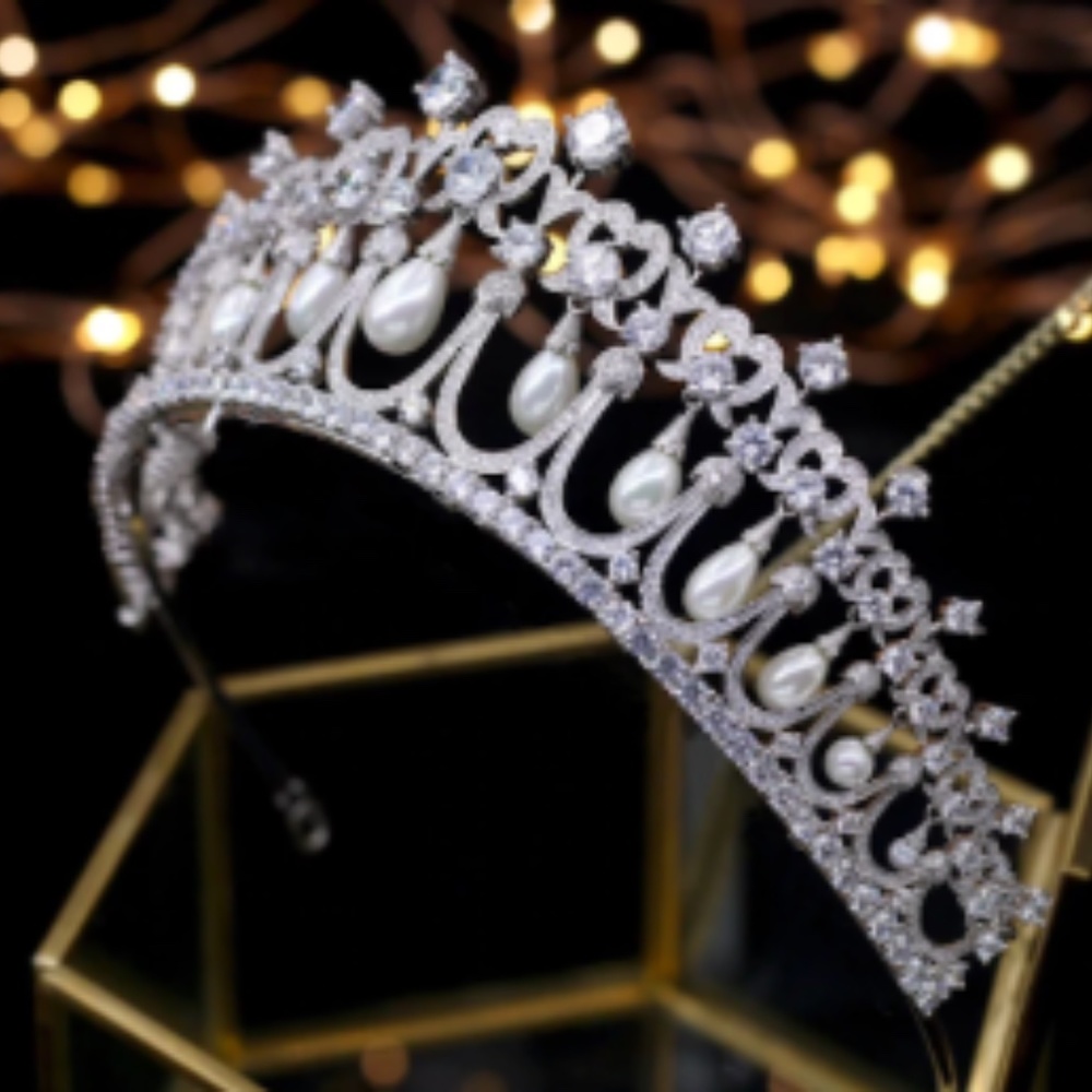 New Royal Tiara Fit For A Princess - Gem